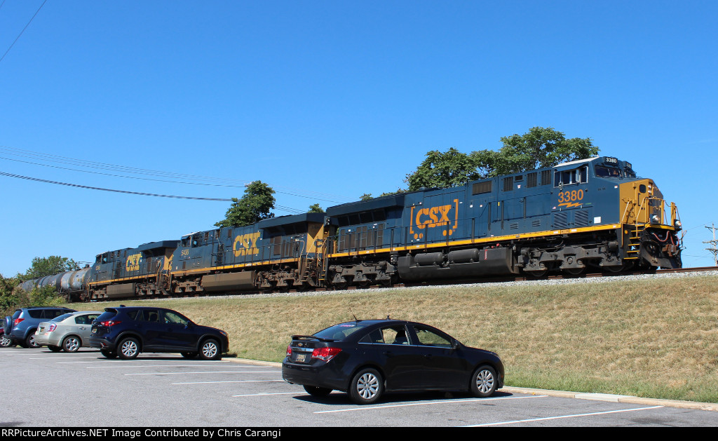 CSXT 3380 on Q300-13